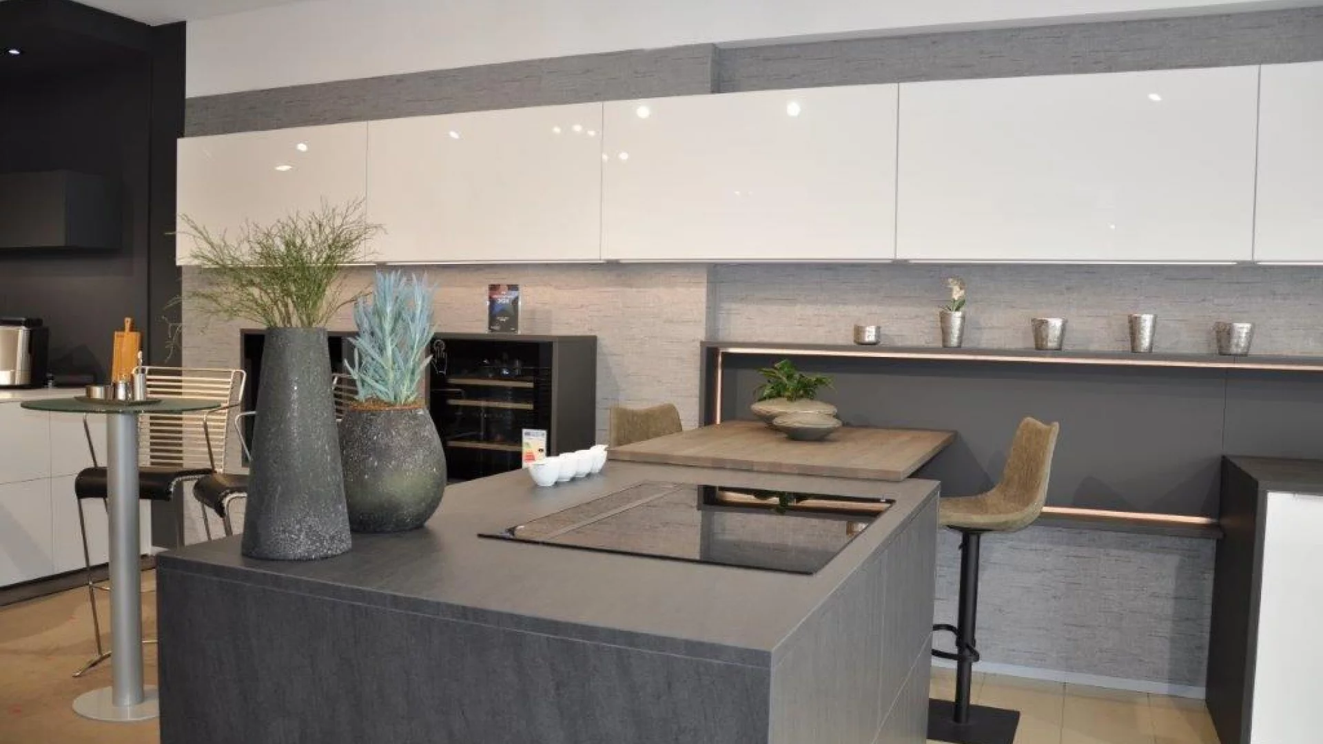 HÄCKER - Systemat AV2130 Kristallweiß Hochglanz Lack | Küche4you Viernheim